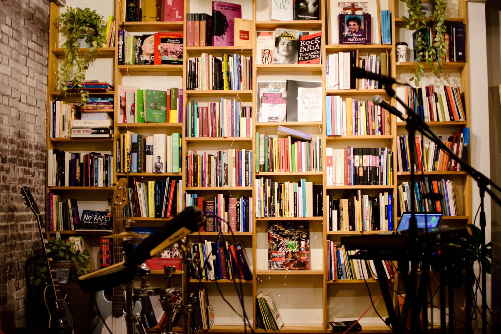 "El Pasaje Café”con resistencia cultural y creatividad acerca la música ...